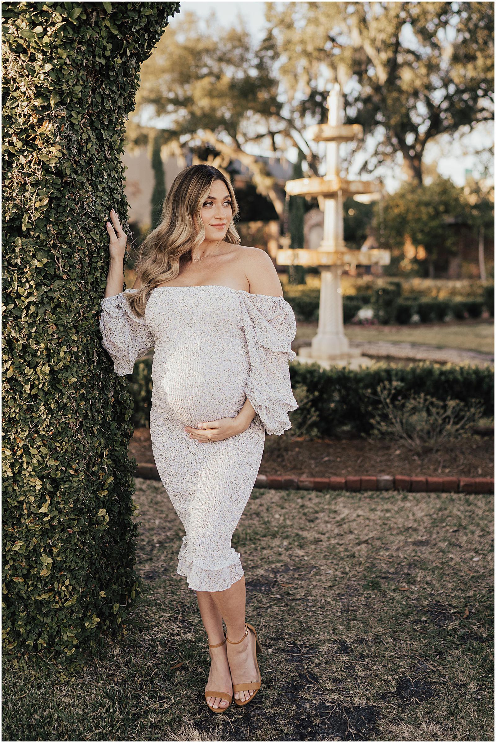 Maternity Photos at the Cummer Museum & Gardens | Jacksonville Maternity Photography
